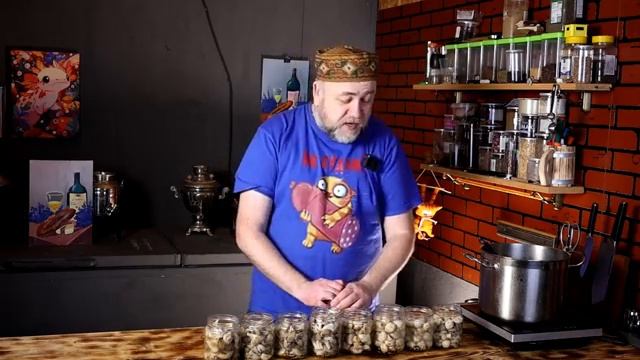 маринованные шампиньоны и вешенки в автоклаае