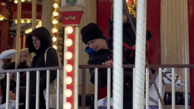 Волшебное приключение по площадкам фестиваля «Путешествие в Рождество» с 5 «С» классом