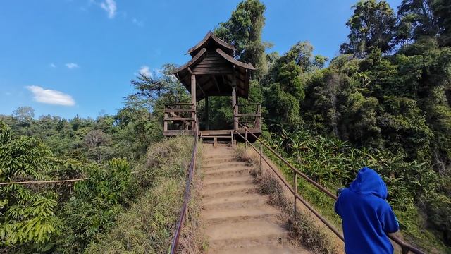 Водопад Tad Gneuang Waterfall обзорная площадка. Паксе (Pakse). Лаос. Январь 2026.