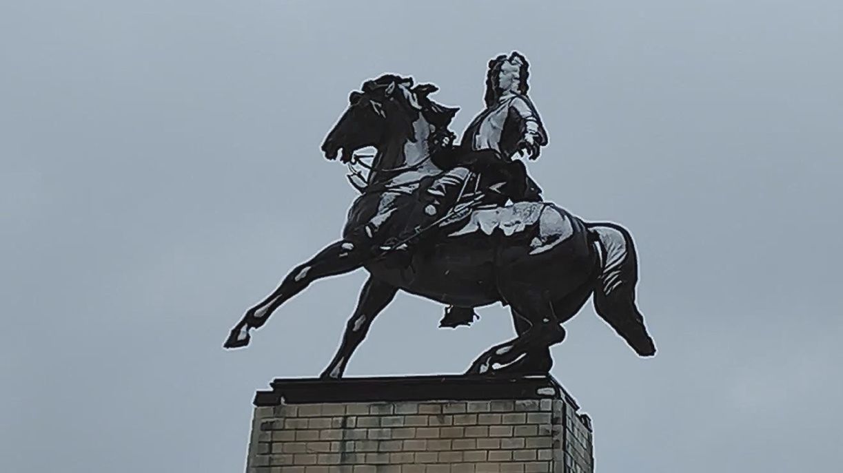 Последний день зимы. Февраль заметает наш город...