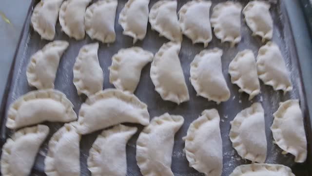 Рецепт. Хотела рыбные пельмешки, а получились мини чебуречки. Кулинарим с Людмилой..