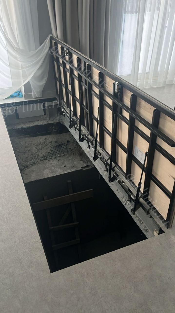 Люк в подвал 2780х950 с амортизаторами #люки #люкиshorts