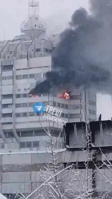 😱 Сильный пожар сейчас на «Авиастаре»