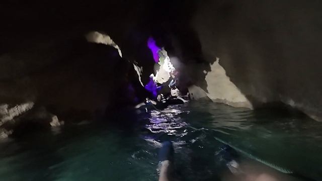 Пещера Tham Chang подземная река. Ванг Вьенг (Vang Vieng). Лаос. Январь 2026.