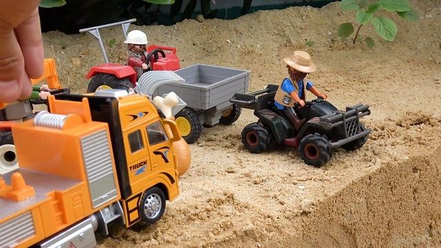 Построить мост с грузовик, экскаватор, трактор, мусоровозы. видео для детей