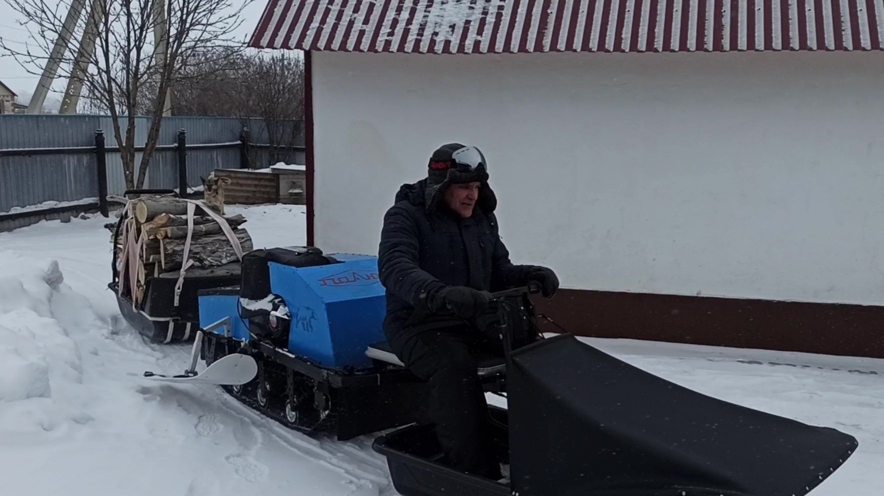 Жгу дрова, а их становится всё больше и больше