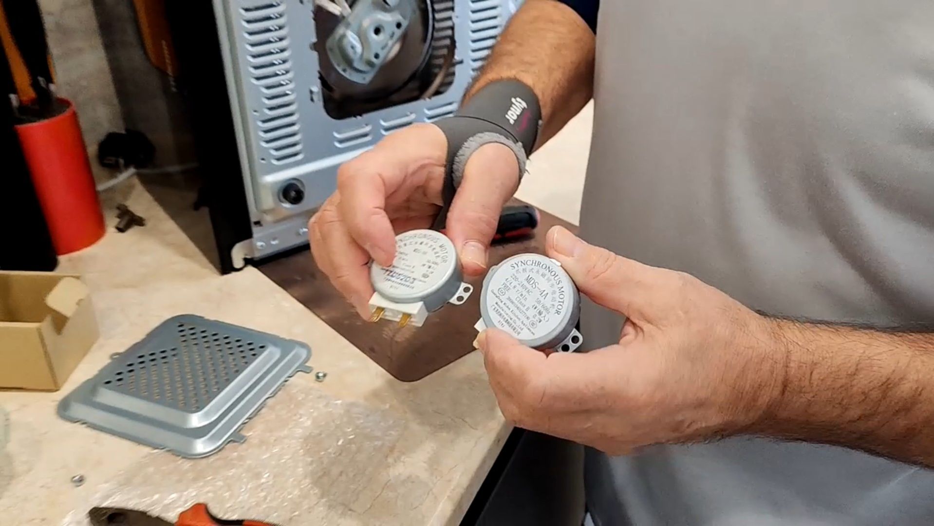 Микроволновая печь,замена  привода вращения тарелки