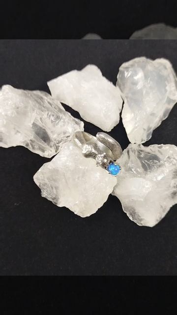 Кольцо "Бельчонок" из нейзильбера с синтетическим опалом (арт.ФИФ-255-Н-оп )