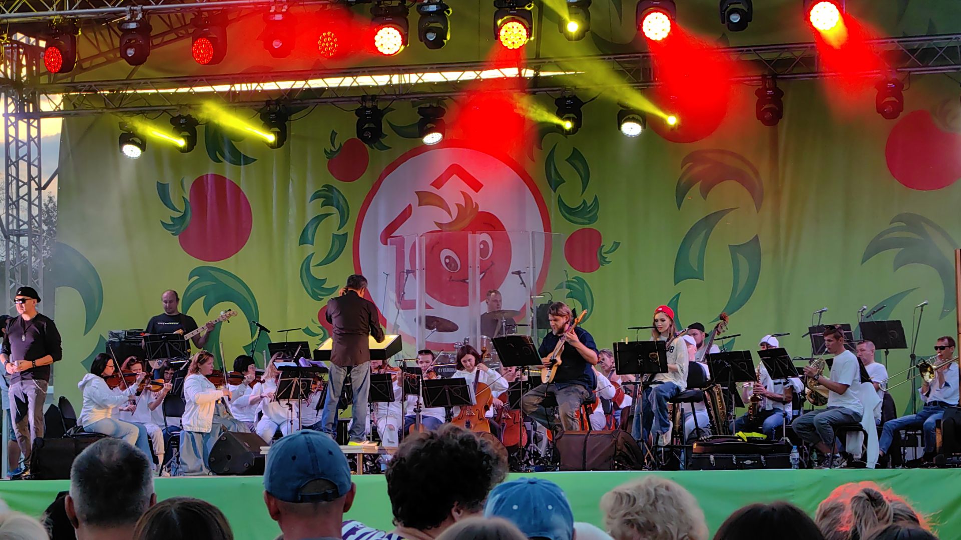 СИМФОНИЯ В ДЖИНСАХ рок-хиты _Часть 2 🌆✨Концерт в честь дня города Минусинска #party