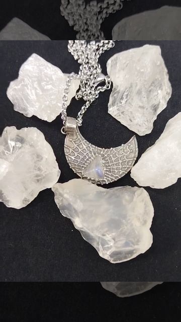 Лунница с лабрадоритом (единственный экземпляр) (арт.НФЭ-5-Н-лабр-2)