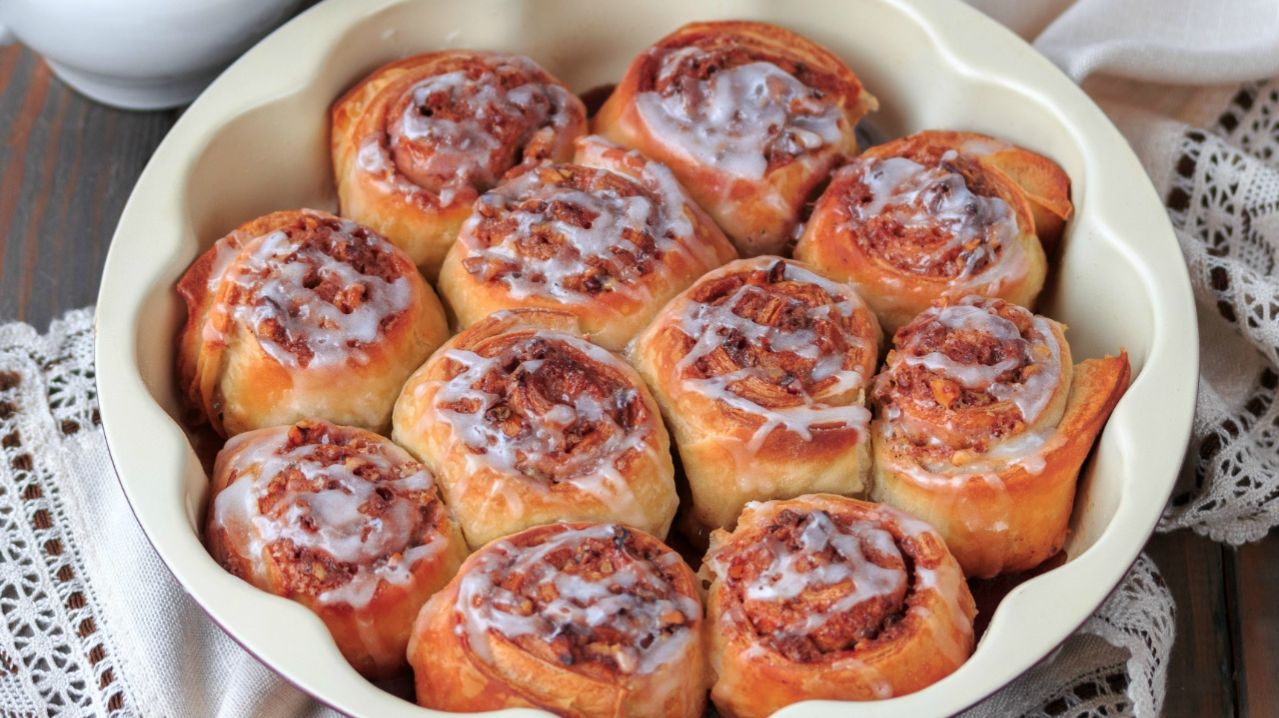 🥐 Простые булочки из готового слоеного теста / Ароматная выпечка с корицей