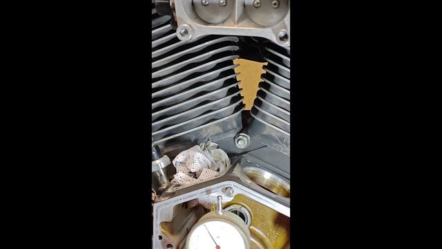 Подготовка с замеру биения хвостовика коленвала H-D Evolution!