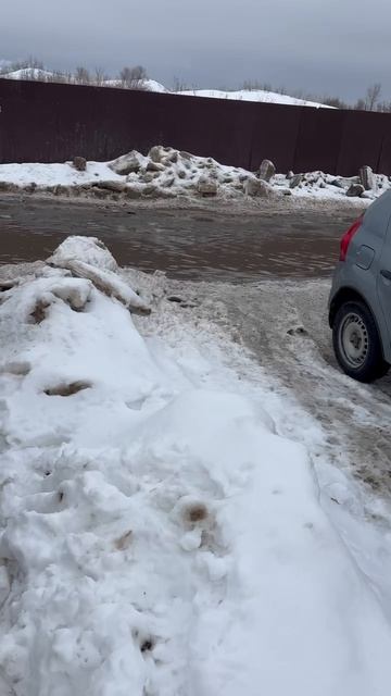 Город Ульяновск, Засвияжский район, улица 154-й стрелковой дивизии. И там вся улица так выглядит. Че