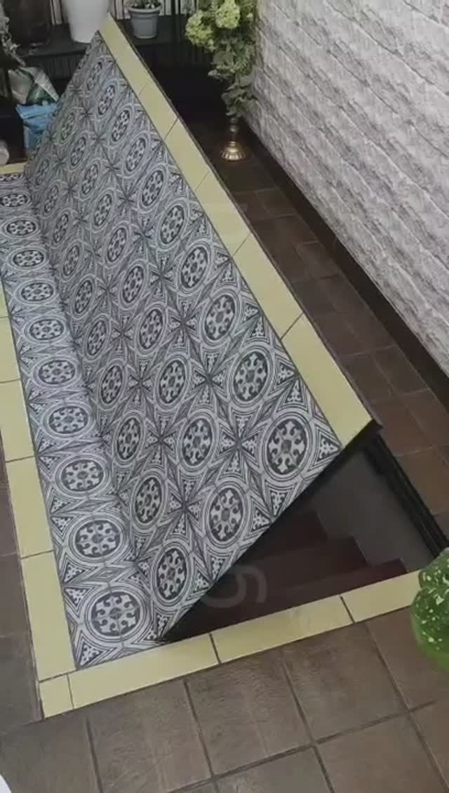 Люк 2200х780 с электроприводом напольный - подъем створки с плиткой двумя актуаторами