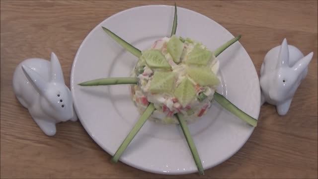 Салат с гавайской смесью.Быстро и вкусно.