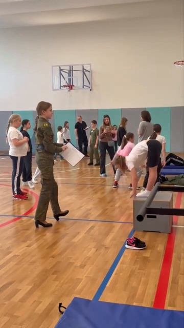 Вероника сдаёт нормативы ГТО 2 ступень(8-9)лет 17 02 2026г