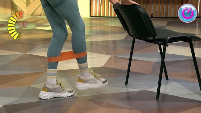 Делаем упругие и подтянутые бёдра с простой зарядкой!