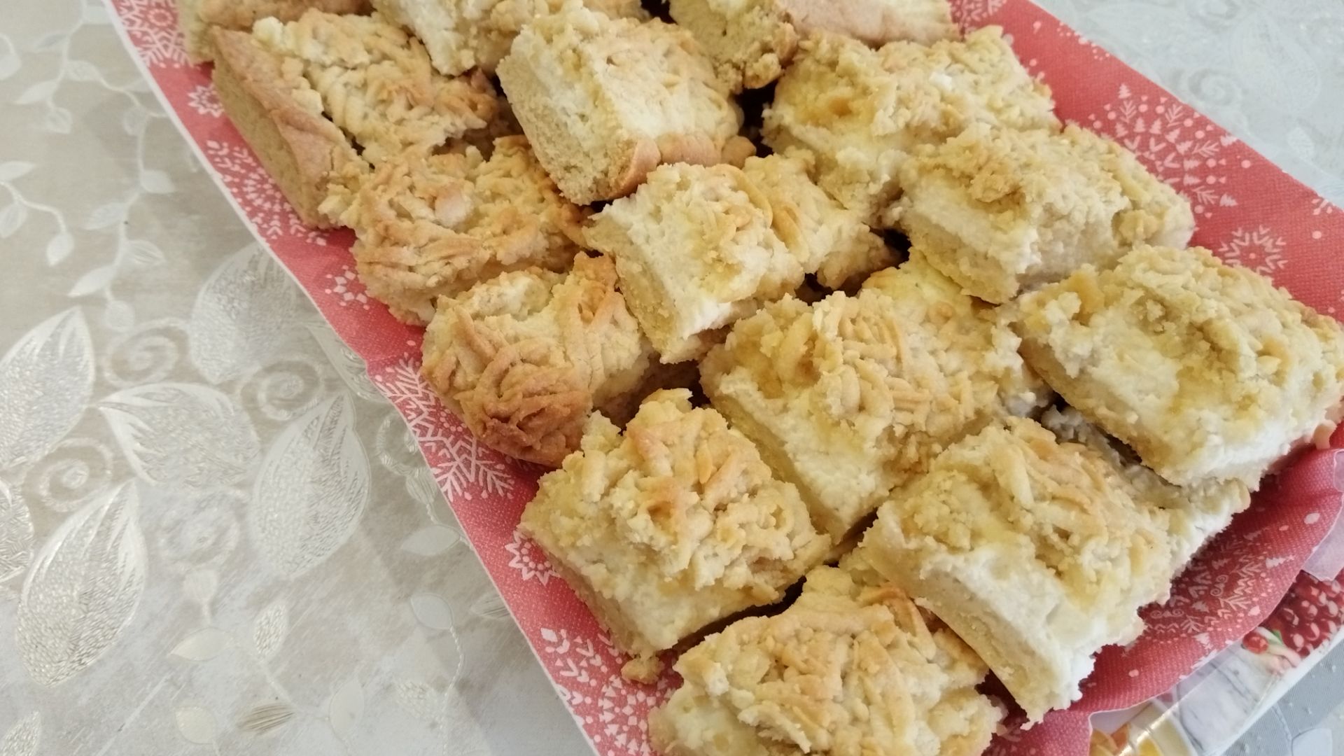 Мои будни. Пирог к чаю.Снег не прекращается.