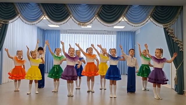 "Солнечный круг", Исполняет: Вокальный ансамбль "Звонкие голосочки", 6 лет