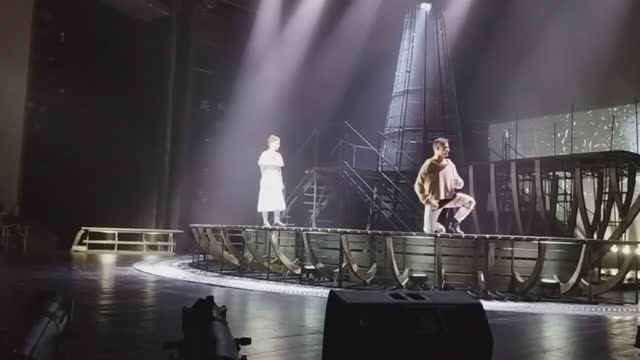 ТЮЗ. Алые паруса. Анна Слынько, Олег Сенченко. Песня Меннерса