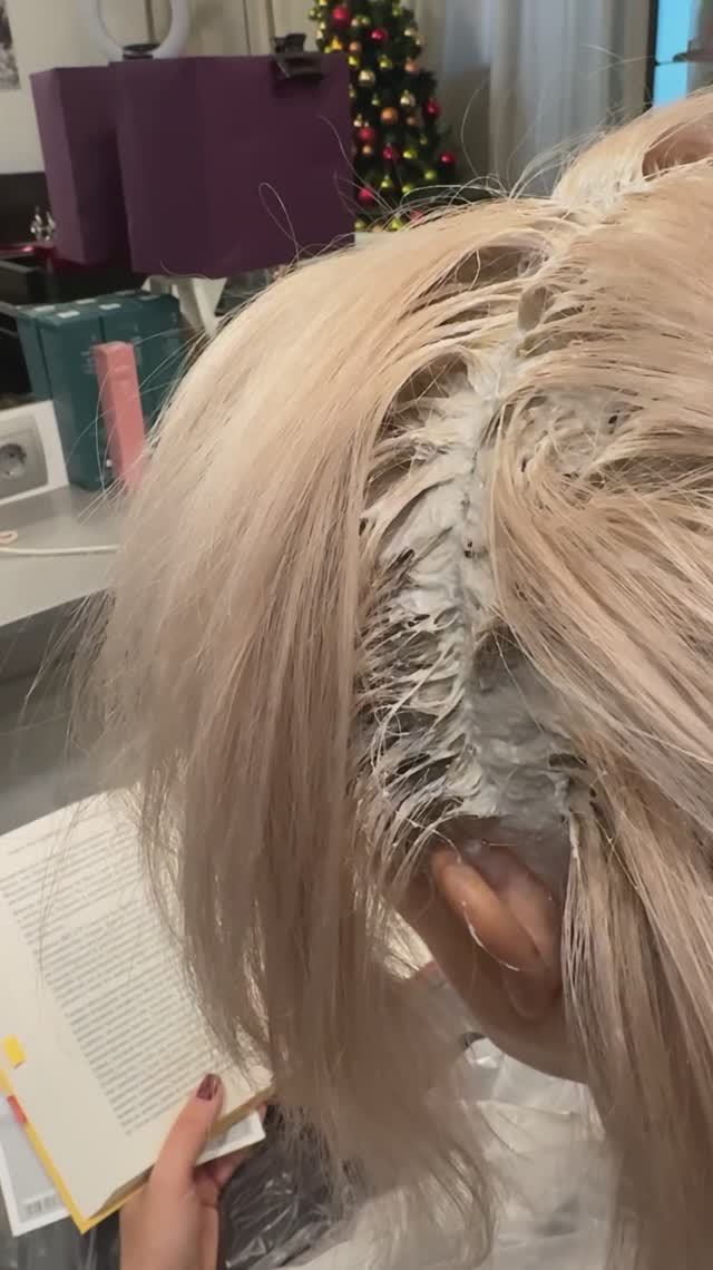 Как я работаю с тотал блондом #колорист #колористика #техникаокрашивания #totalblond #тоталблонд