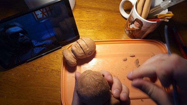 Делаю узнаваемые лица из фильмов и в дальнейшем отливаю пластмассой 1