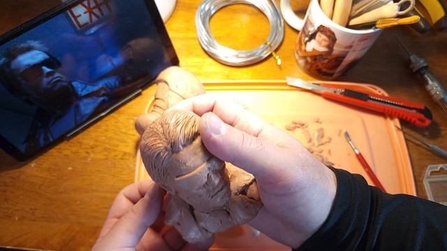 Делаю узнаваемые лица из фильмов и в дальнейшем отливаю пластмассой 3