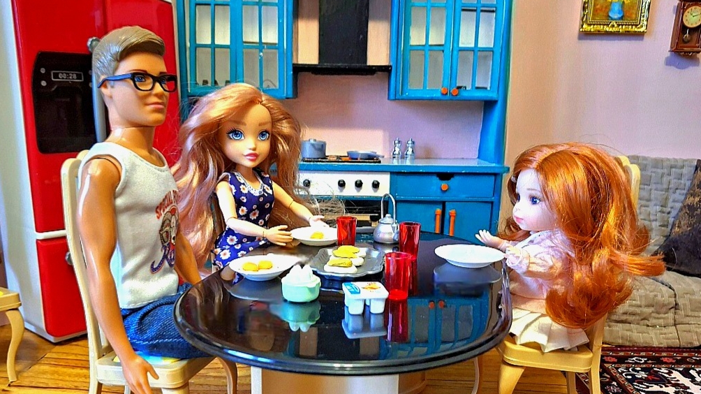 Дом,где живут куклы. "УТРО В СЕМЬЕ КЭТИ"❤️,серия 2