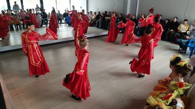 Китайский танец "Душу павлина"