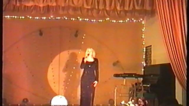 БЕЛОЙ ОКАЦИИ.   исп. Ольга  Моденова.  Концертный  зал Урдомской  школы  искусств №47.в