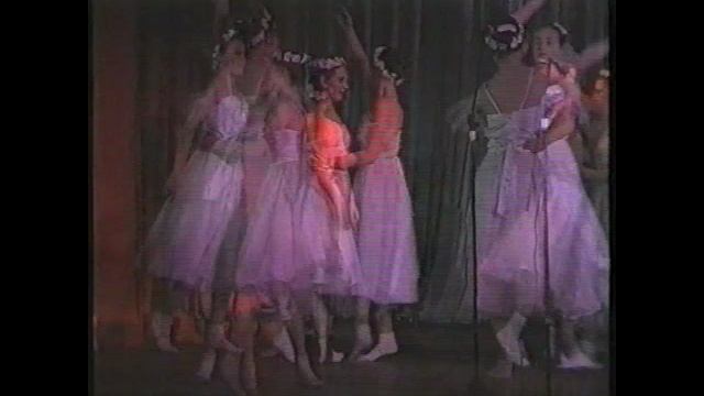 ПЛАСТИЧЕСКИЙ  ТАНЕЦ. исп. Старшая  танцевальная  группа. Постановка  Валентины  Шиловой. 1995 год.