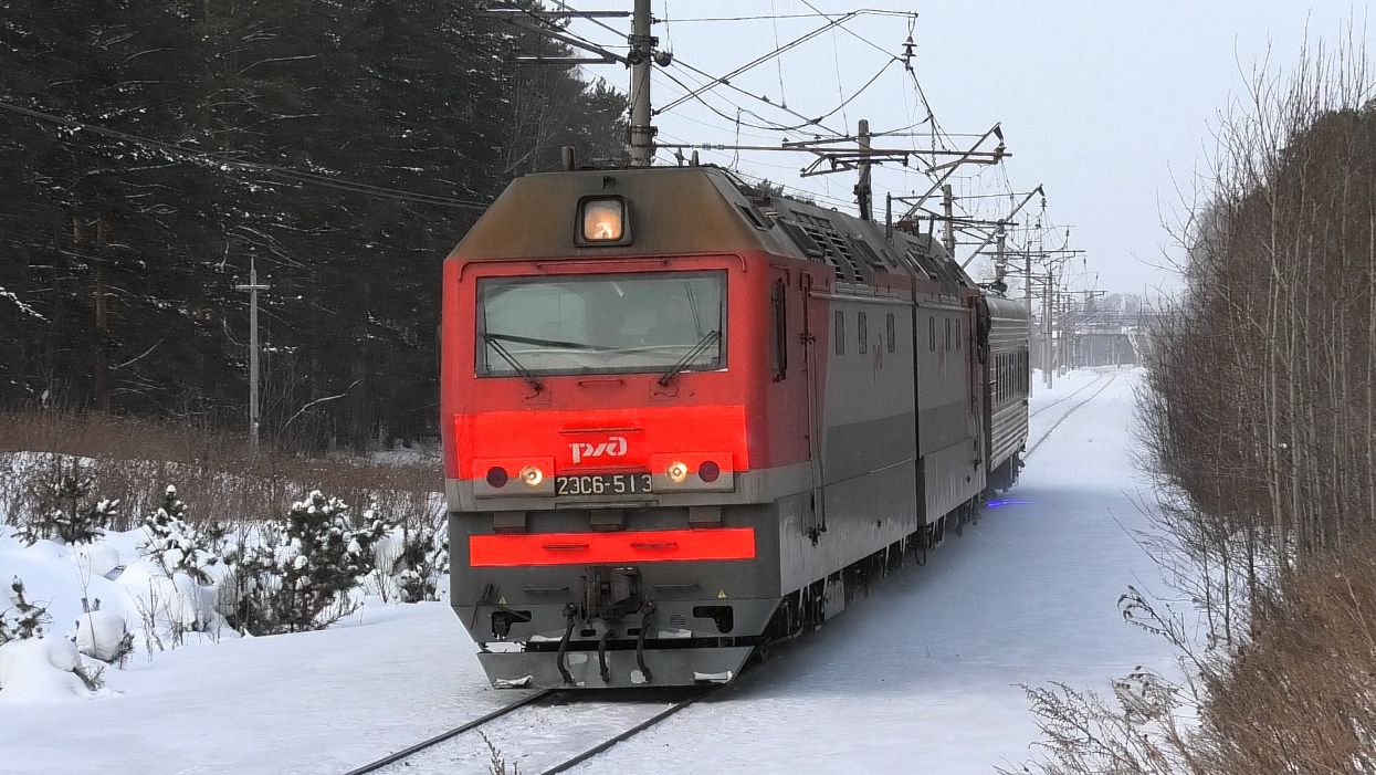 2ЭС6-513 "Синара" с вагоном-дефектоскопом