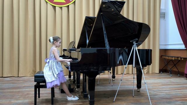 9.2. А. Ладухин - «Маленькая пьеса». Исполняет Герасимова Маргарита (2 класс)