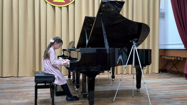 4. А. Руббах - «Воробей». Исполняет Игнатова Тамара (1 класс)