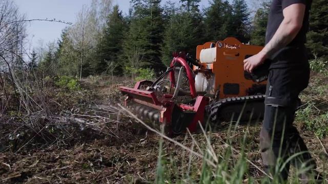 Rapid Roboflail - гусеничные радиоуправляемые косилки для склонов