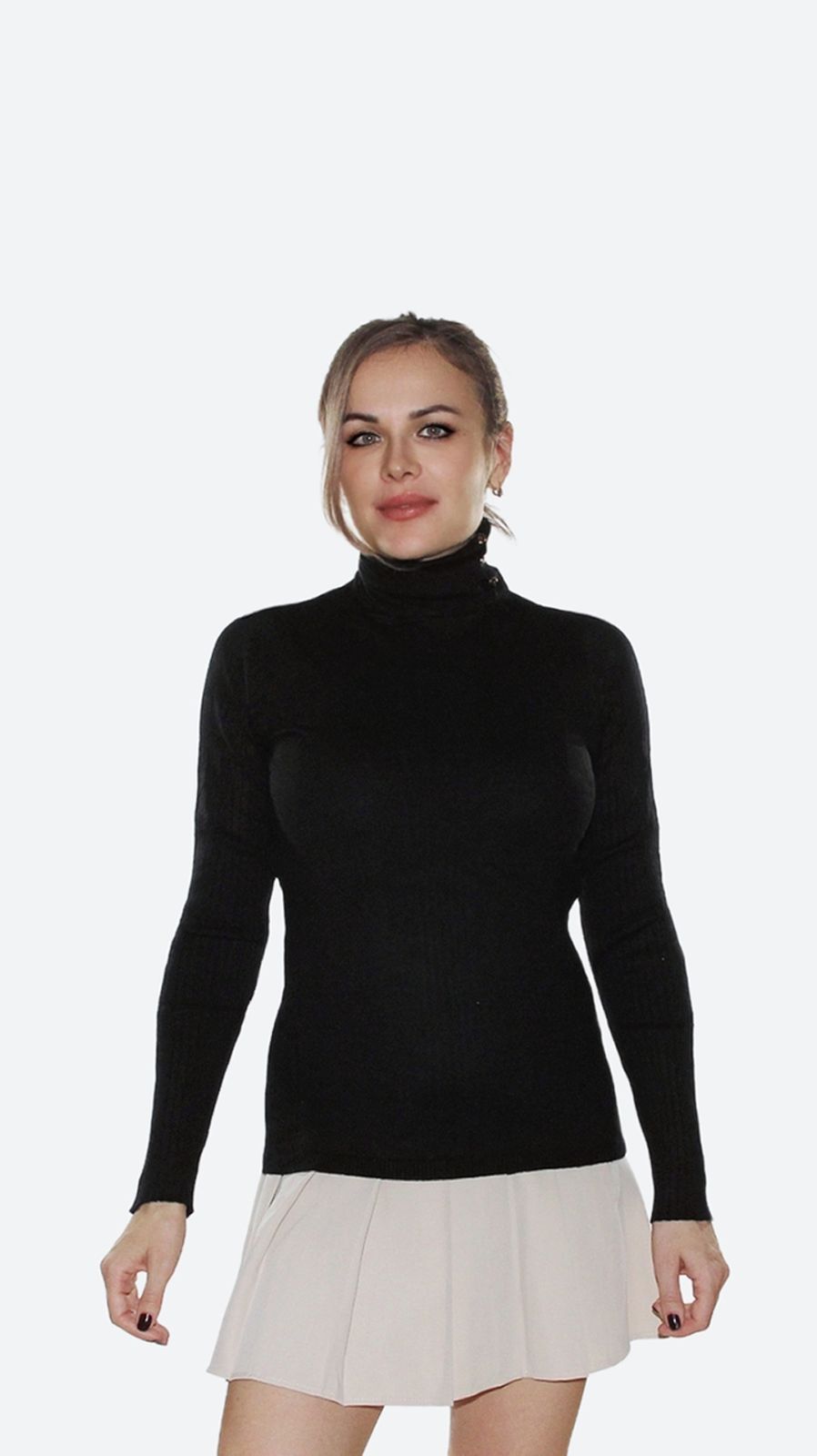 Черная женская водолазка с пуговицами на воротнике