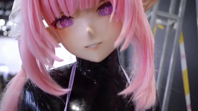 Латексный кигуруми-эльф.)