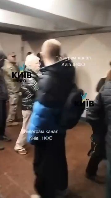 Облавы на входе в метро.