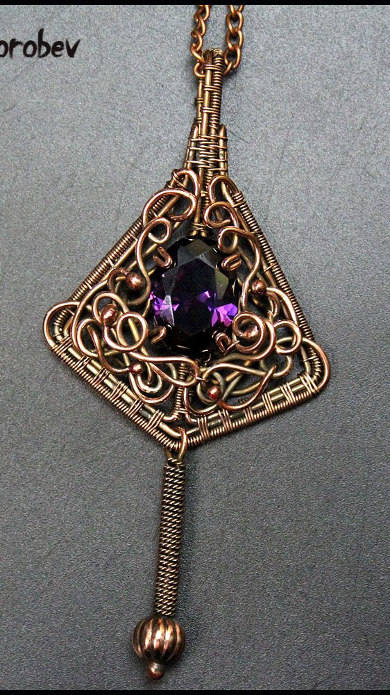 Магия меди и глубокий фиолетовый: авторский кулон в технике Wire Wrap