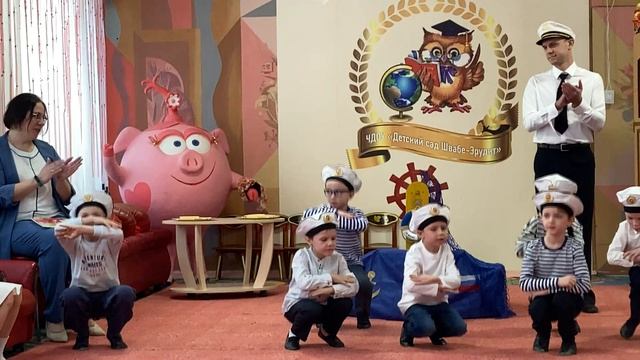 Танец "Бескозырка белая". Группа №9 "Ягодки"