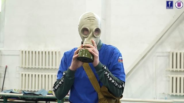 Школьники Барнаула показали свою силу и умение в военизированной эстафете