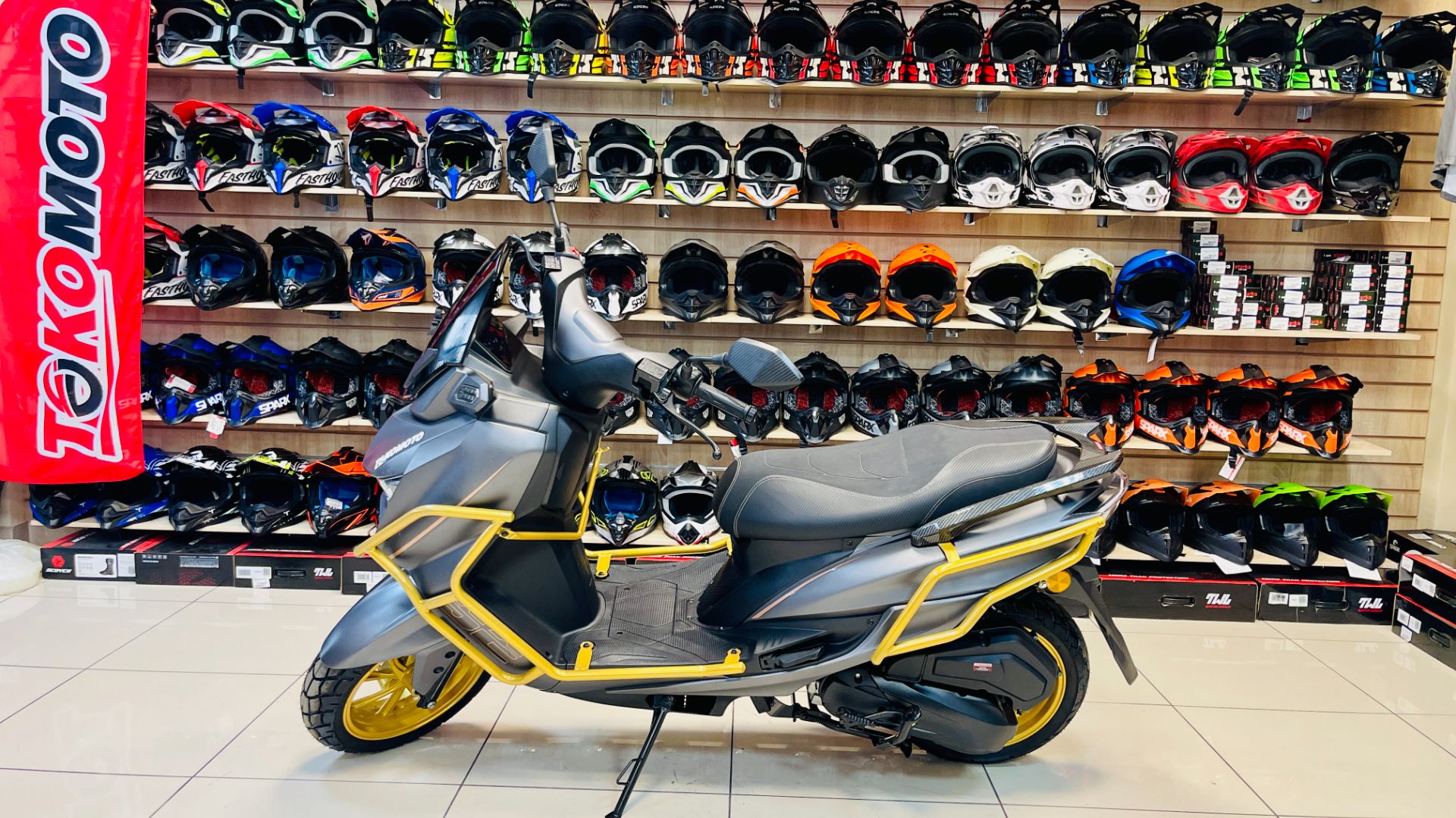 Скутеры BC SABER 2 200 CC ABS серо-золотой