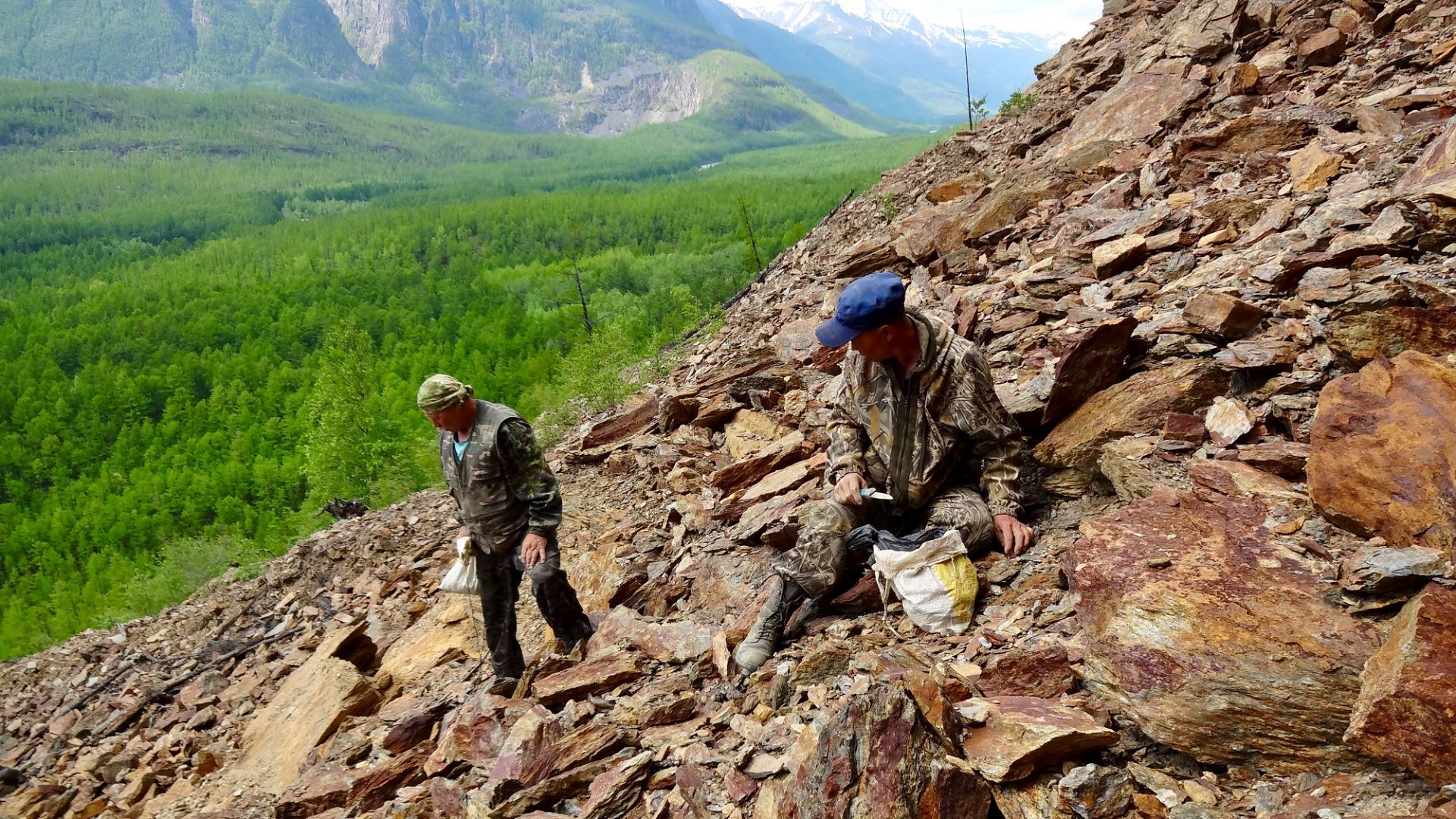 Ищем каменное масло в Забайкальских горах