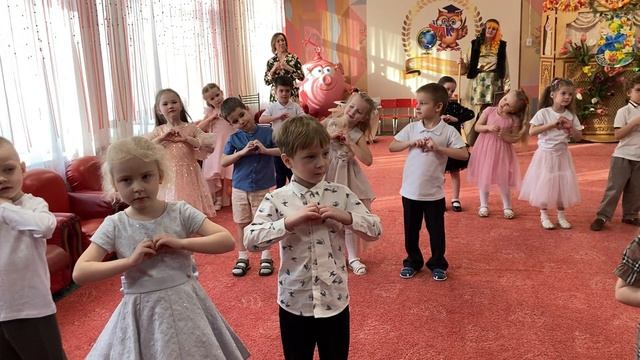 Песня на английском языке. Группа №8 "Знайки"