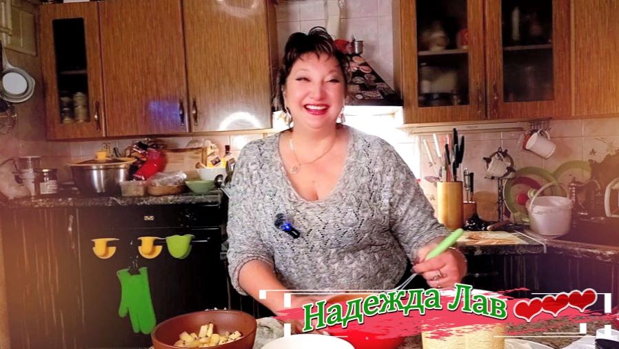 Элегантный салат: курица, сыр и микрозелень с цитрусовой ноткой