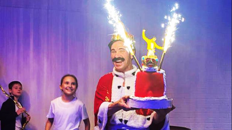 Шоу Фредди Меркьюри на детском празднике