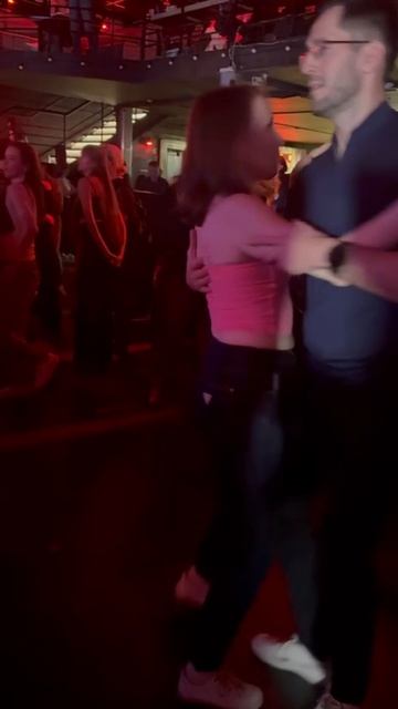 Бачата. Как Анна уверенно затанцевала на своей первой вечеринке после 6 занятий