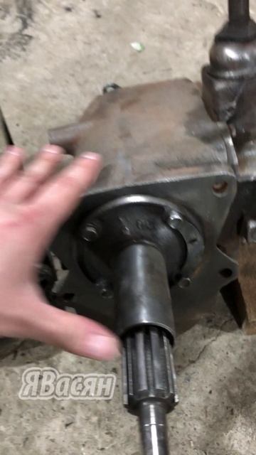 Небольшое сравнение двух советских коробок передач, марки газ. КПП Газ 69 и КПП Газ М20 Победа.