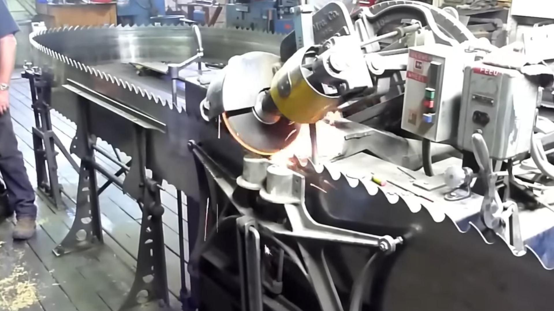 Экскурсия по лесопилке в Монро, штат Орегон.