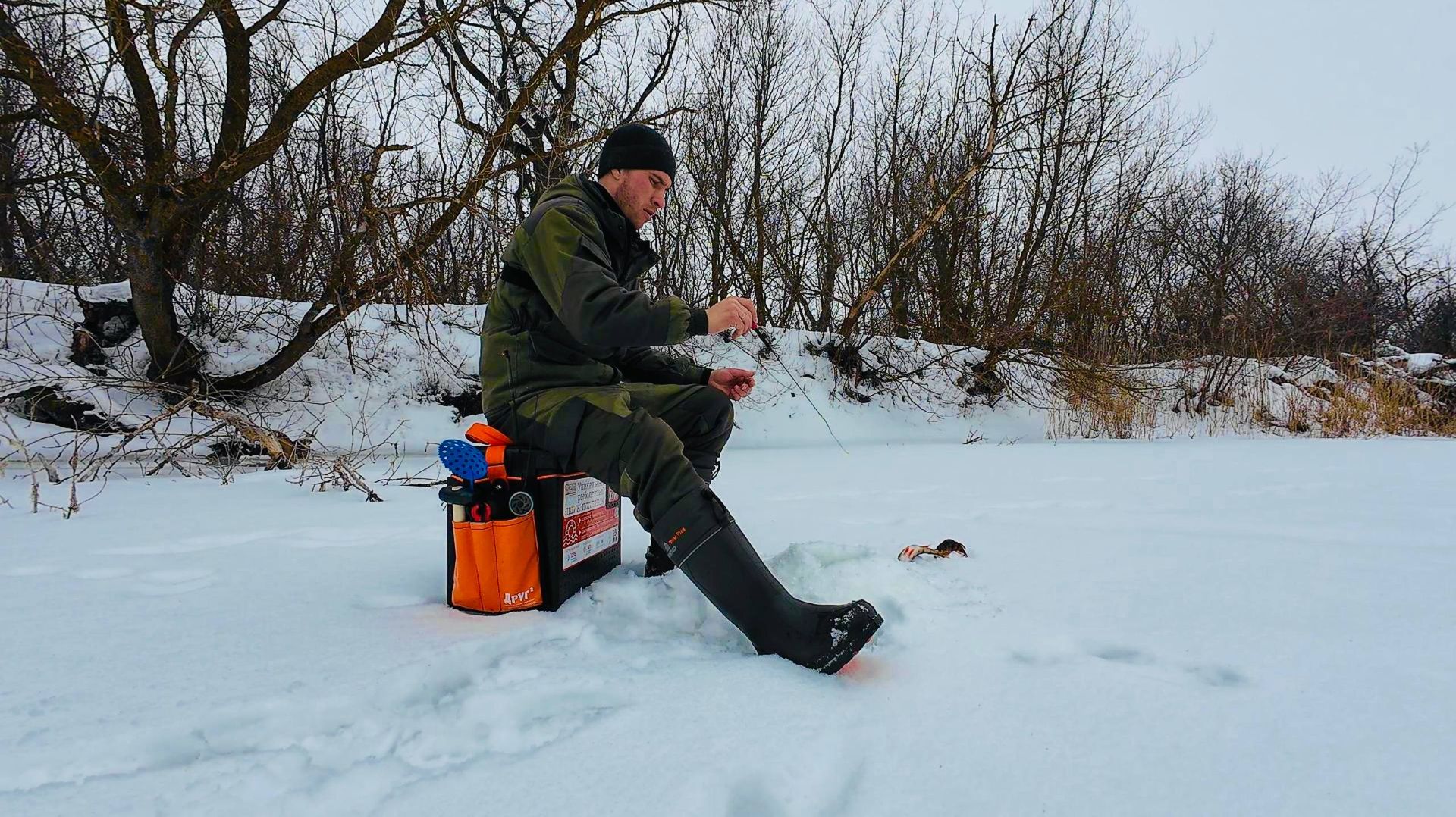 ПО ВЕСЕННЕМУ ЛЬДУ, НА МОРМЫШКУ И БАЛДУ! Рыбалка весной.
